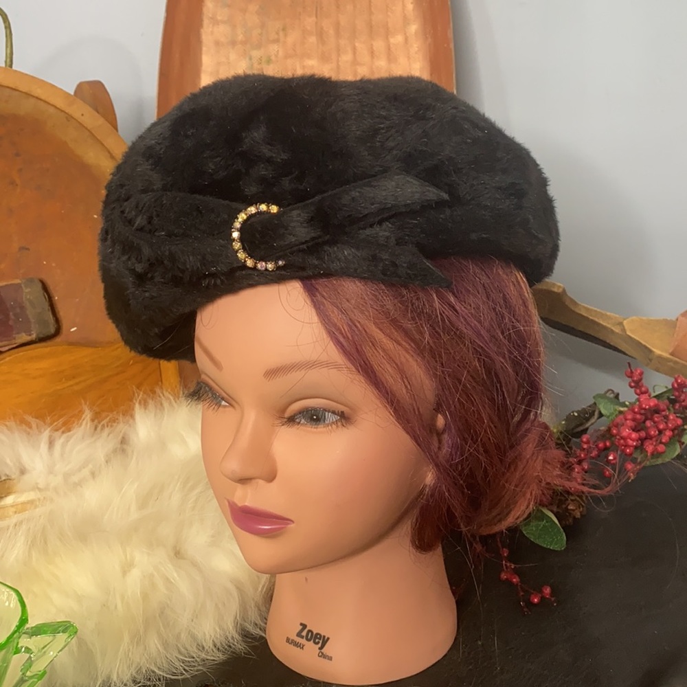 . Vintage Martelle Black Fuzzy Faux Fur Wool Hat - Gem